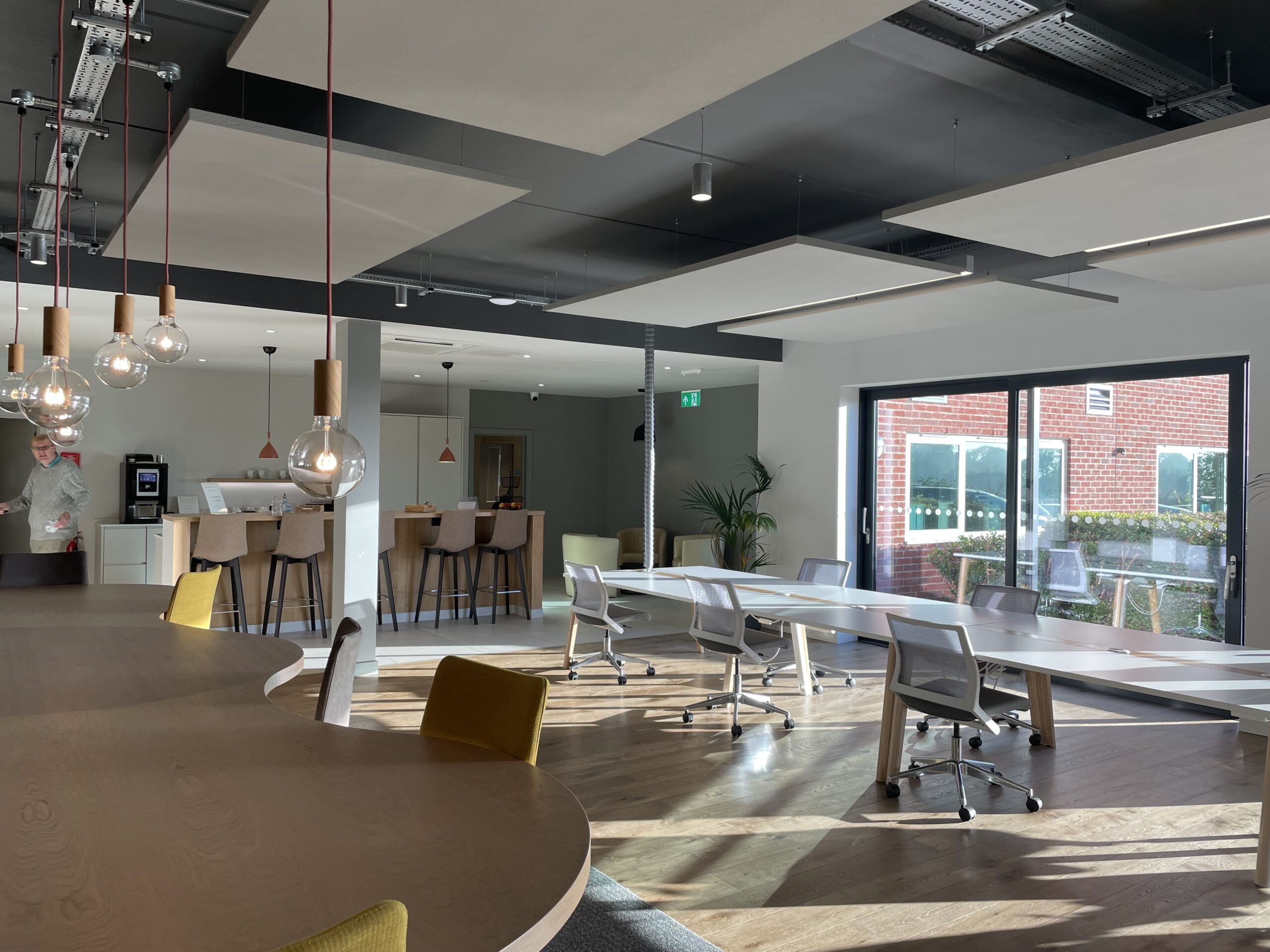 Advantages and Disadvantages of Open Plan Offices